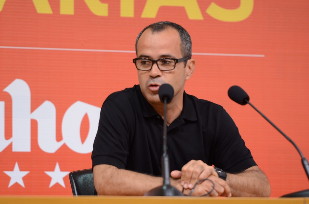 Álvaro Cervera cae del «top 5» de entrenadores hipster de la FIFA | El ...